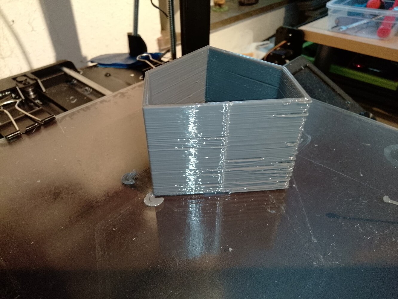 Z-Seam Gap and print surface problems (left and back side only) when ...
