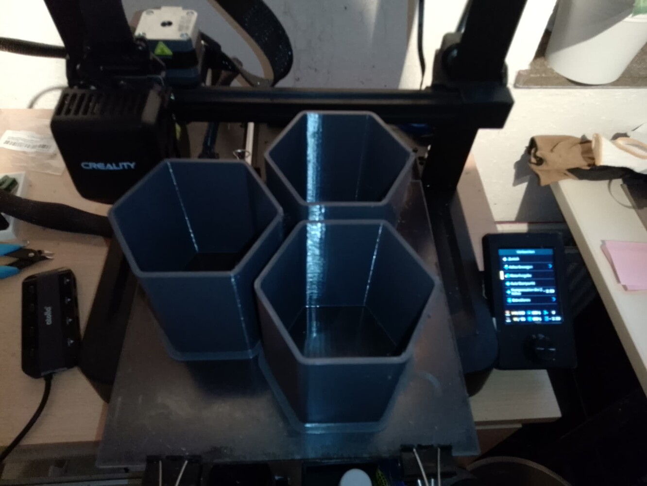 Z-Seam Gap and print surface problems (left and back side only) when ...
