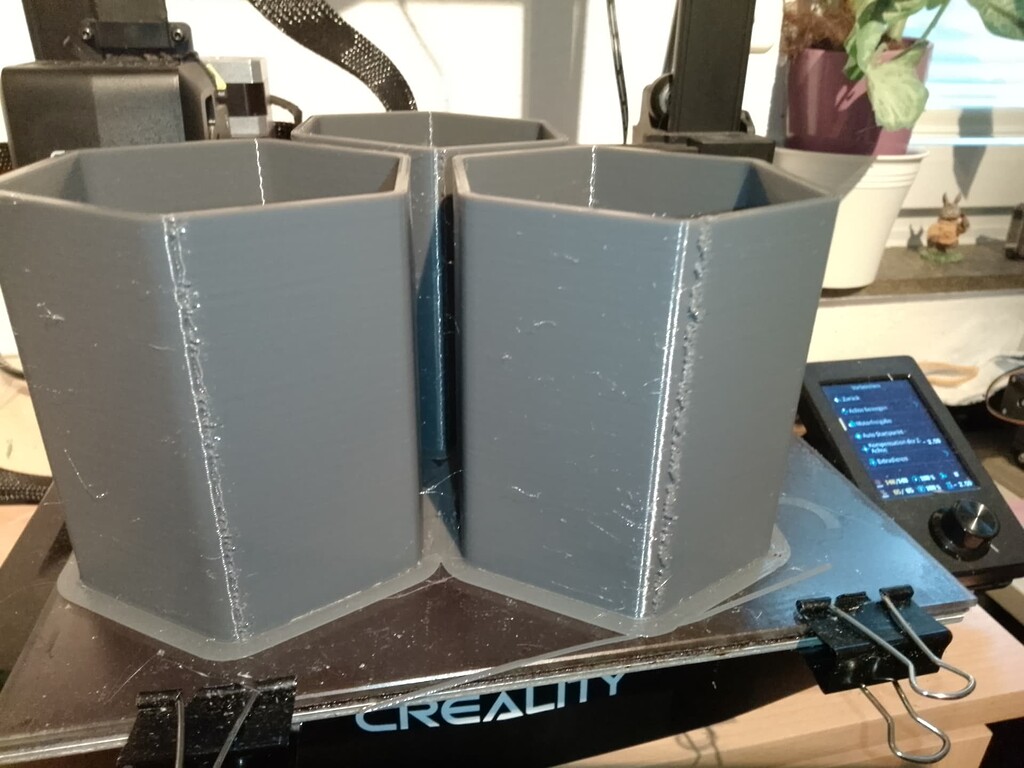 Z-Seam Gap and print surface problems (left and back side only) when ...